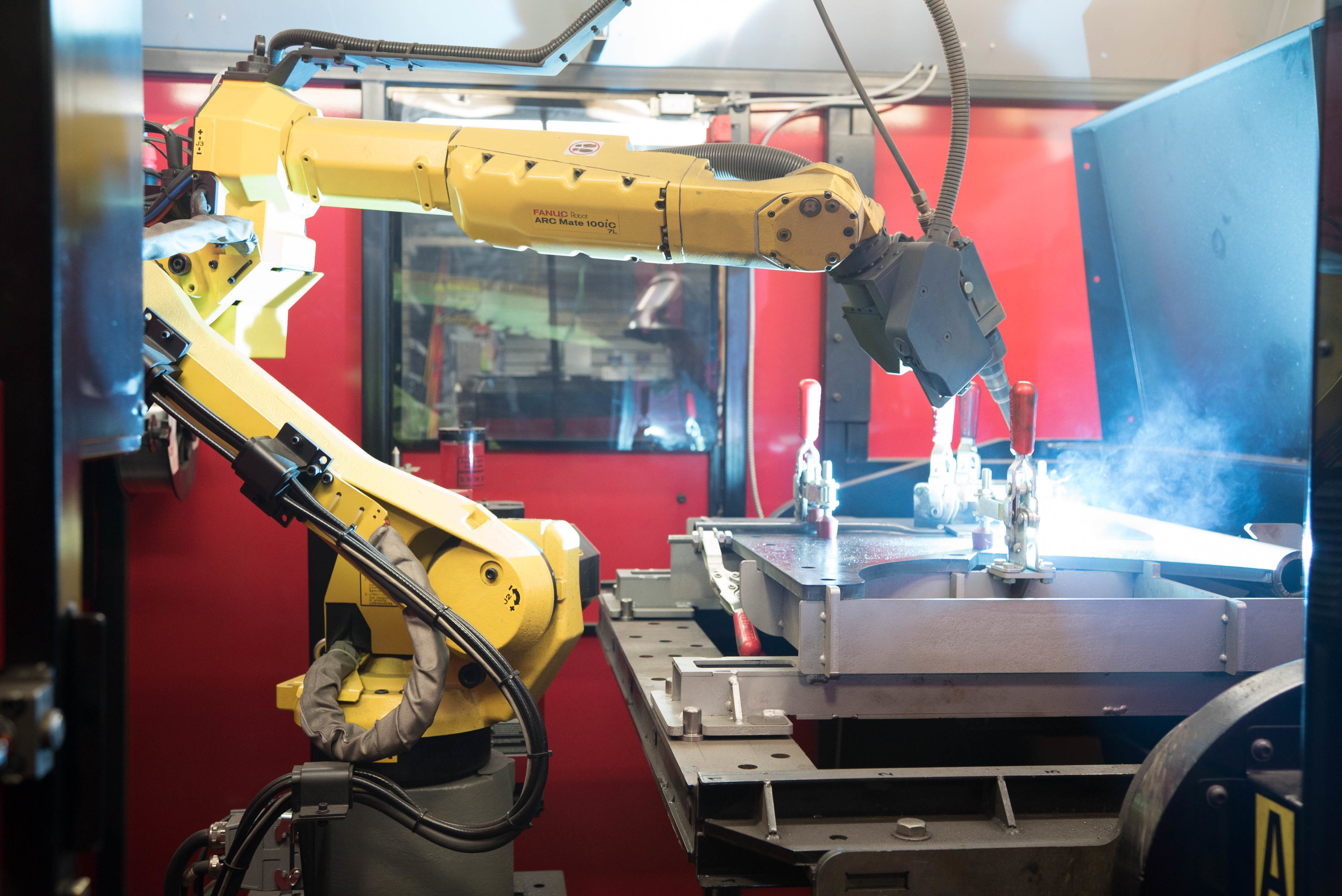 linha do trabalho de Mate For Arc Welding Robot do ARCO do braço do ...